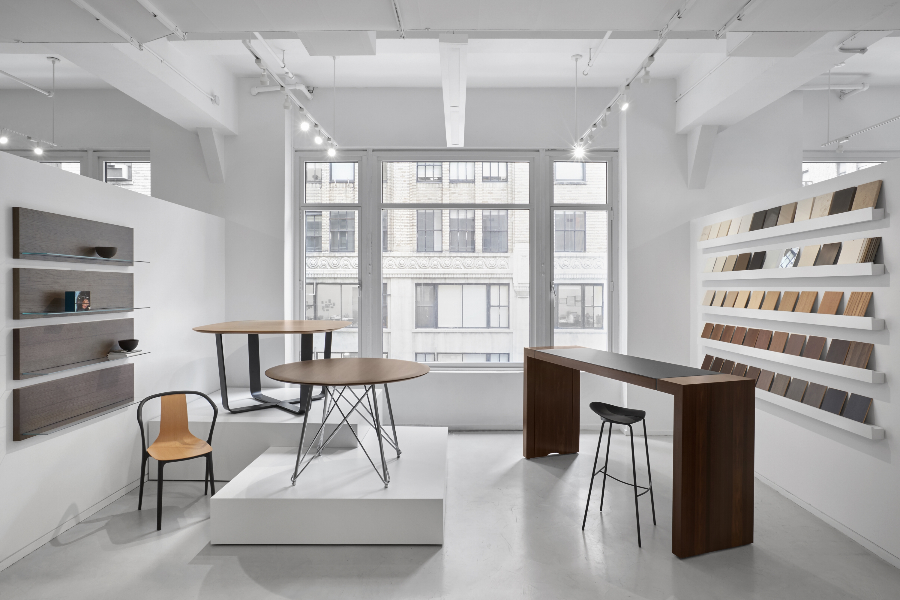 Baja | Meeting Table | Wire Frame and Hoop Base | New York Showroom ...